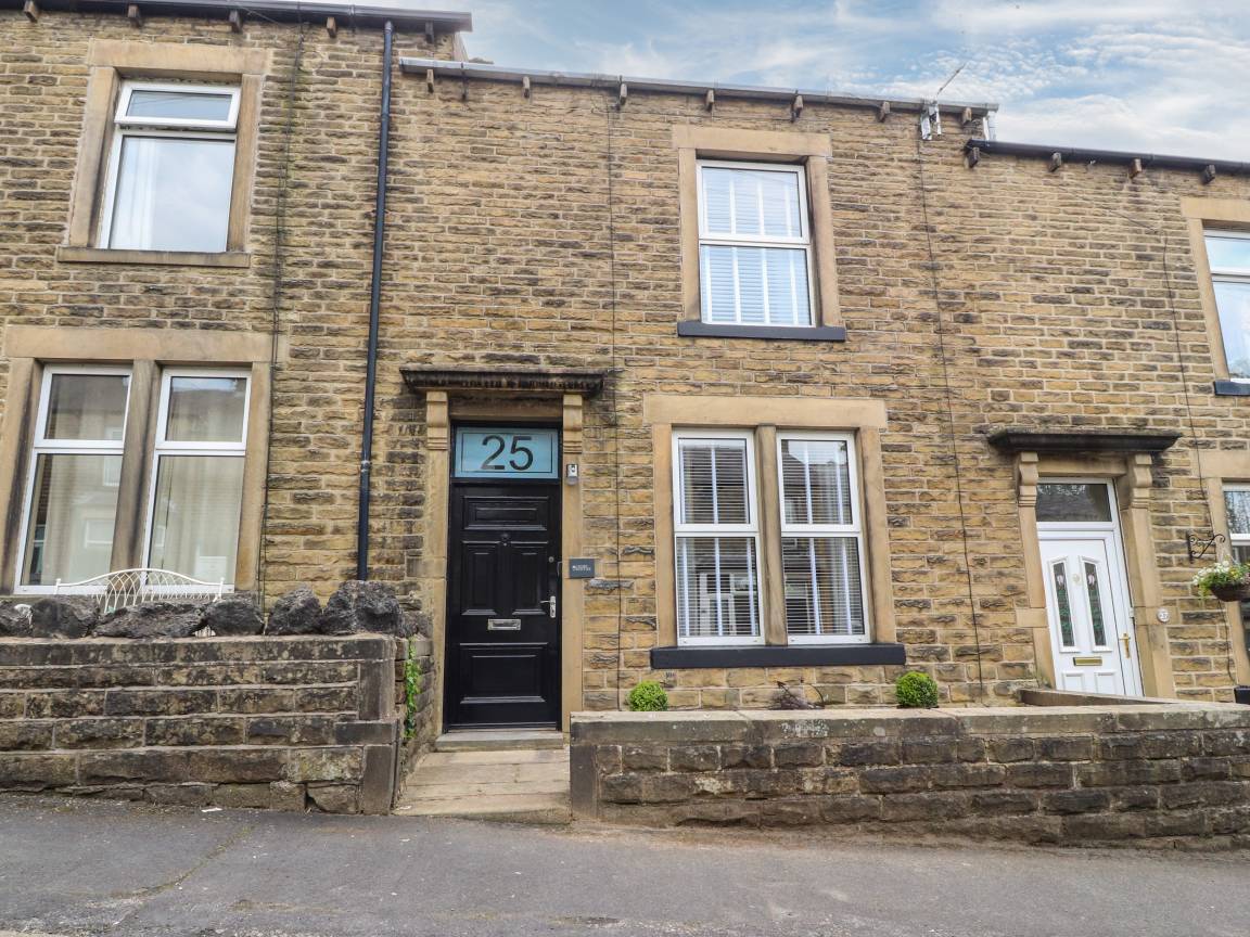 Cottage ∙ 2 Bedrooms ∙ 4 Guests - Skipton Castle