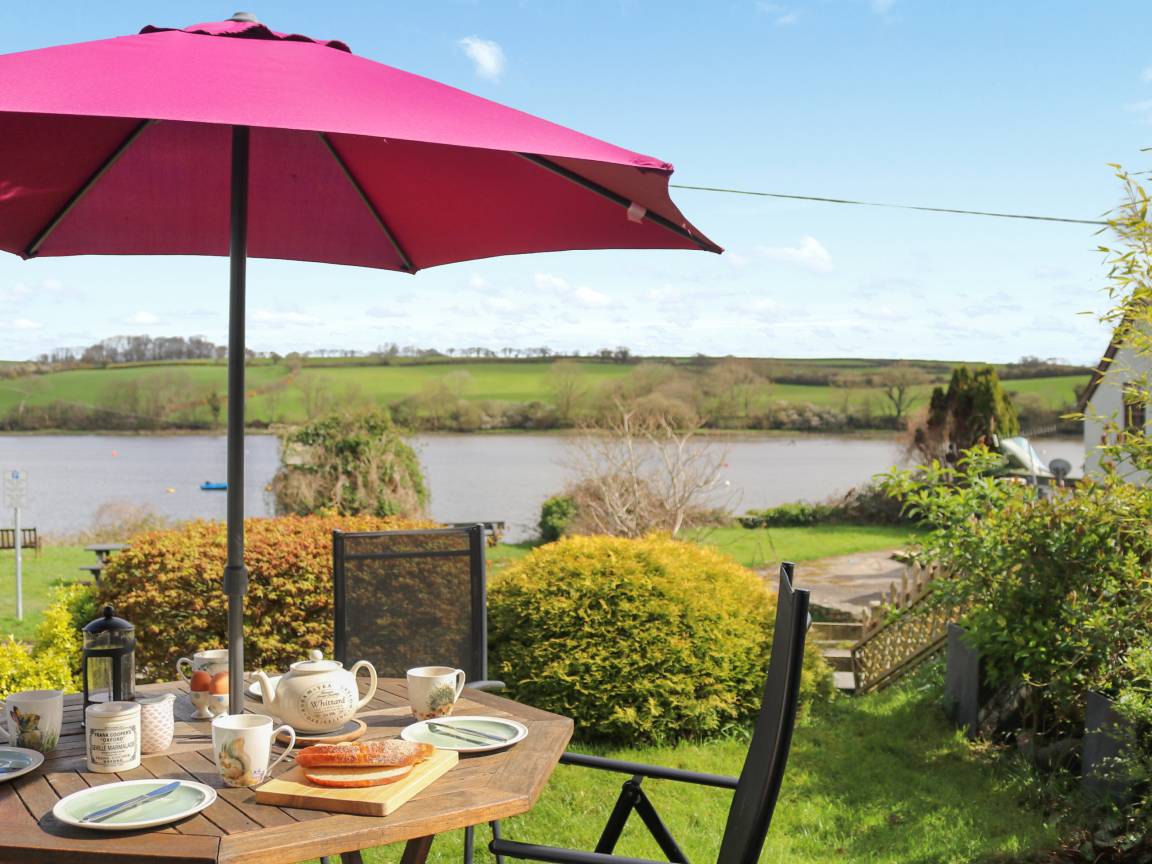 Cottage ∙ 2 Bedrooms ∙ 4 Guests - Cardigan