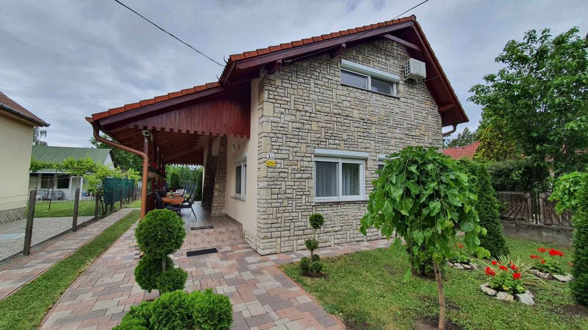 140 M² Maison De Vacances ∙ 5 Chambres ∙ 14 Personnes - Siófok