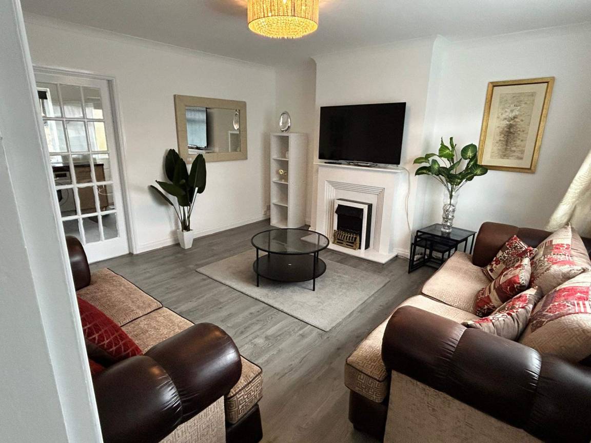 75 M² Ferienhaus ∙ 3 Schlafzimmer ∙ 5 Gäste - Birmingham