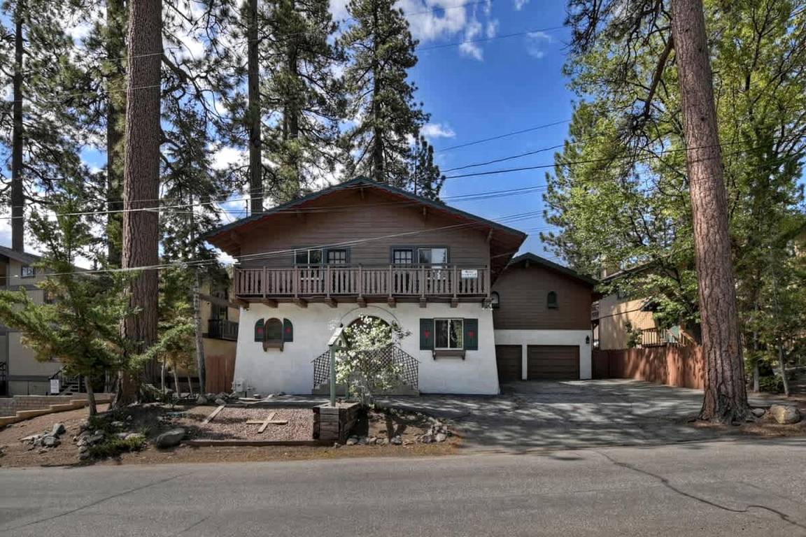 House ∙ 6 Bedrooms ∙ 12 Guests - Big Bear Lake, CA