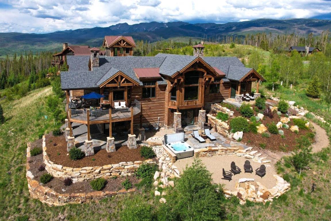 581 M² Accommodation ∙ 5 Bedrooms ∙ 14 Guests - Fraser, CO