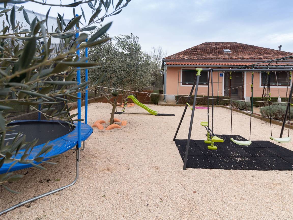 100 M² Maison De Vacances ∙ 3 Chambres ∙ 7 Personnes - Zaton