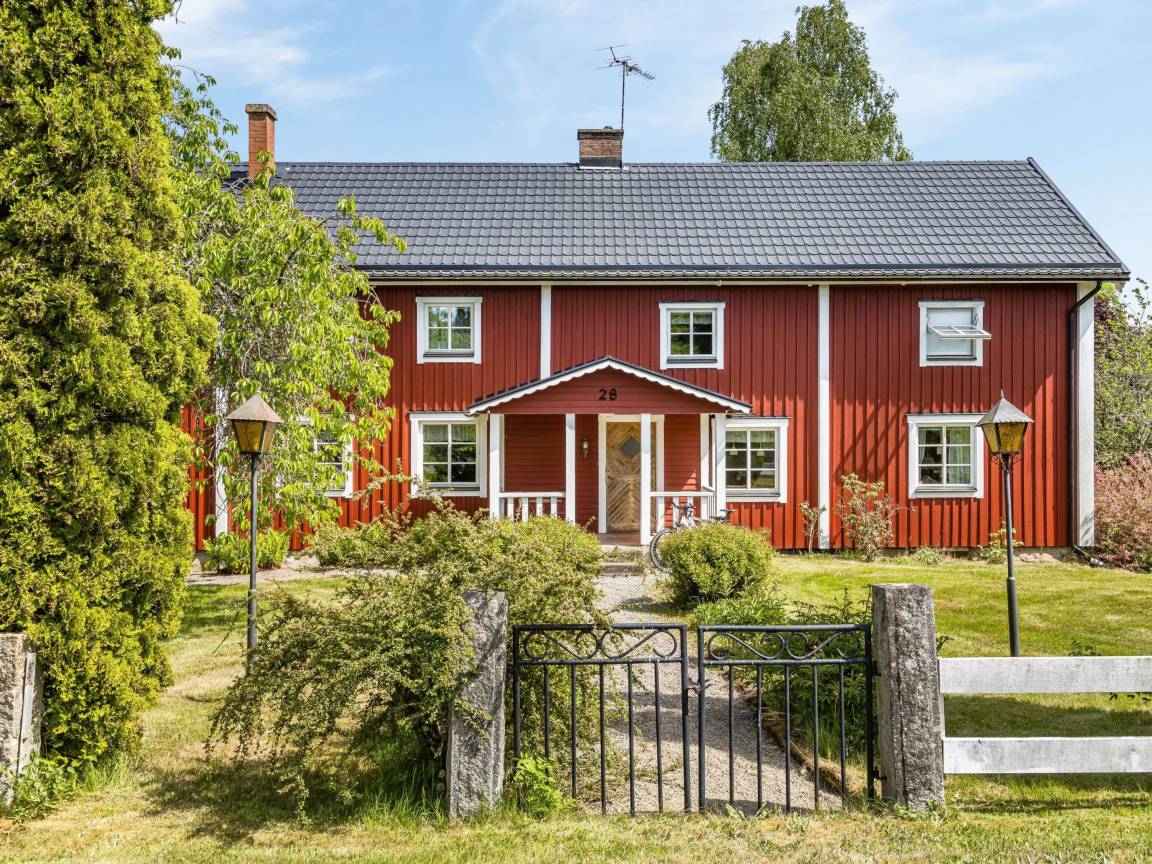 270 M² Ferienhaus ∙ 4 Schlafzimmer ∙ 8 Gäste - Olofström