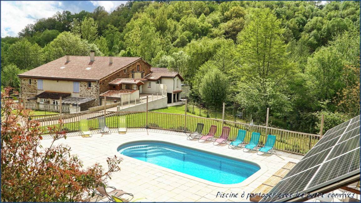 285 M² Gîte ∙ 14 Chambres ∙ 23 Personnes - Tarn