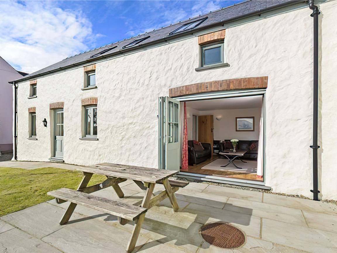 Cottage ∙ 2 Bedrooms ∙ 4 Guests - Fishguard