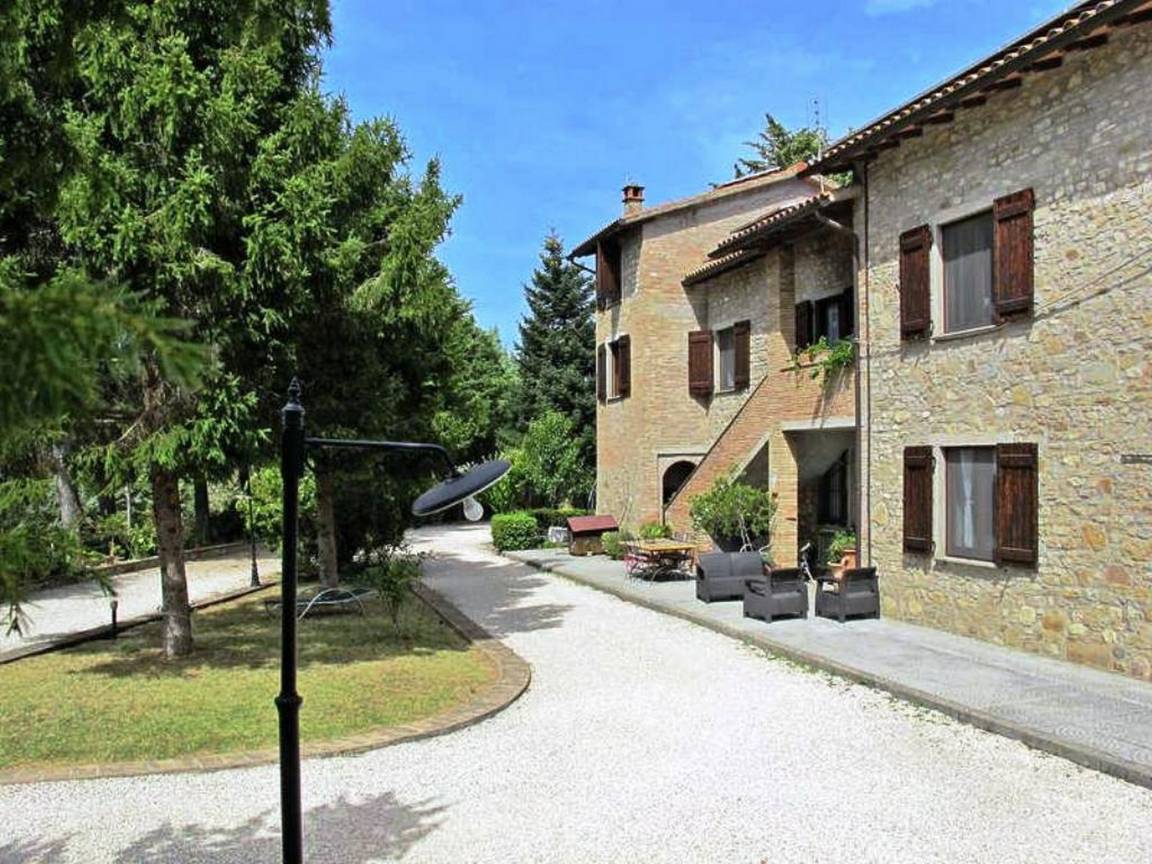 380 M² Villa ∙ 7 Bedrooms ∙ 26 Guests - Perugia