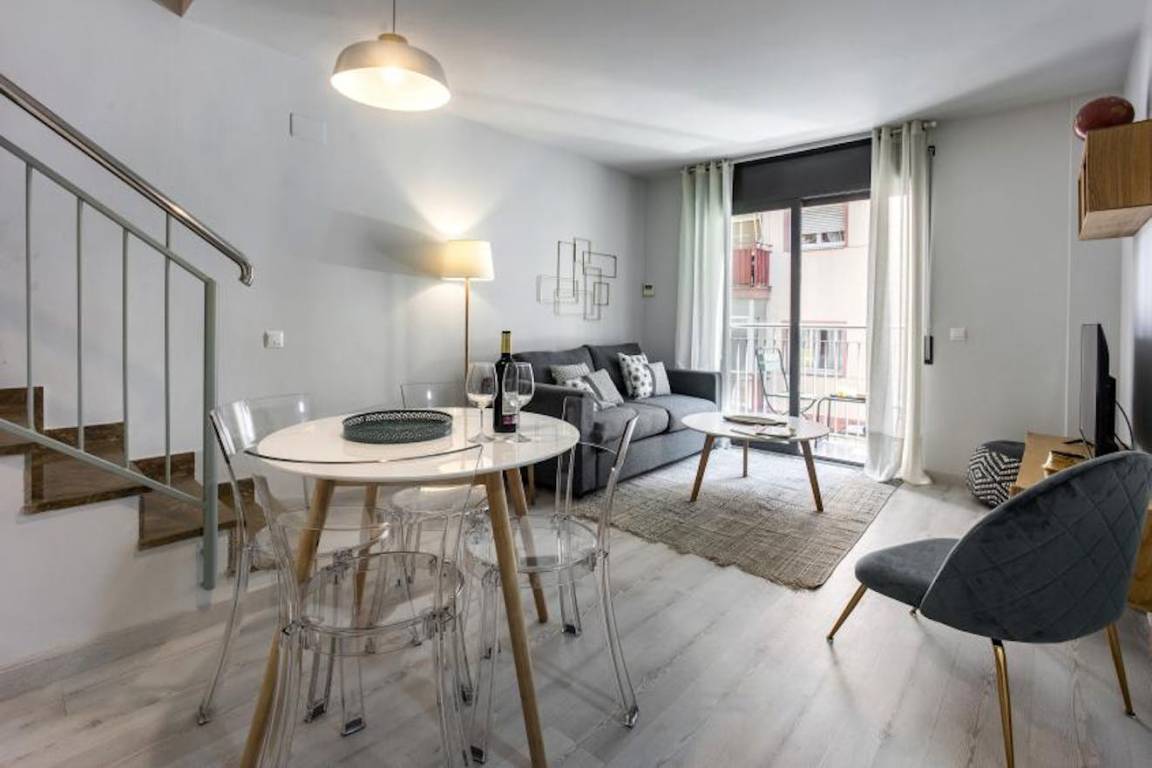 70 M² Apartamento ∙ 2 Habitaciones ∙ 5 Huéspedes - L'Hospitalet de Llobregat