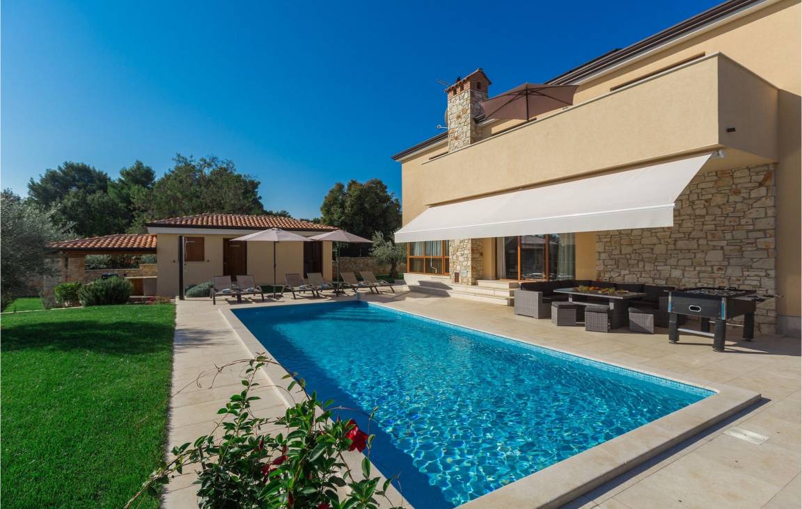 150 M² House ∙ 3 Bedrooms ∙ 8 Guests - Poreč