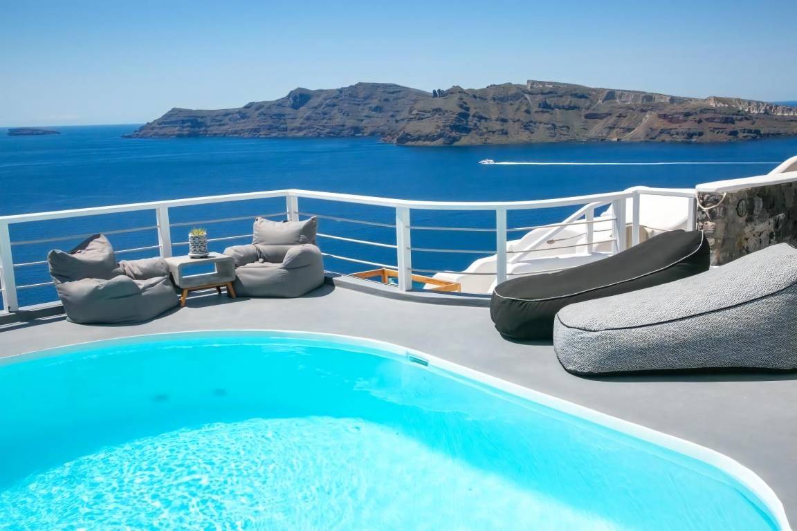 150 M² Villa ∙ 2 Bedrooms ∙ 4 Guests - Oia