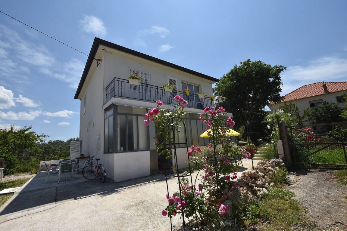 House ∙ 4 Bedrooms ∙ 8 Guests - Sukošan