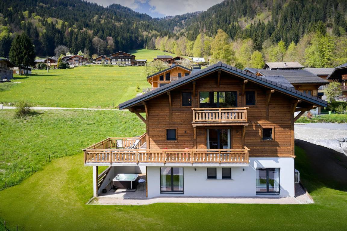 170 M² Chalet ∙ 4 Chambres ∙ 8 Personnes - Morzine