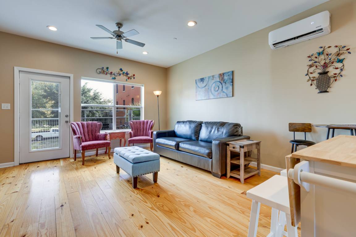 130 M² Apartment ∙ 1 Bedroom ∙ 6 Guests - Mobile, AL