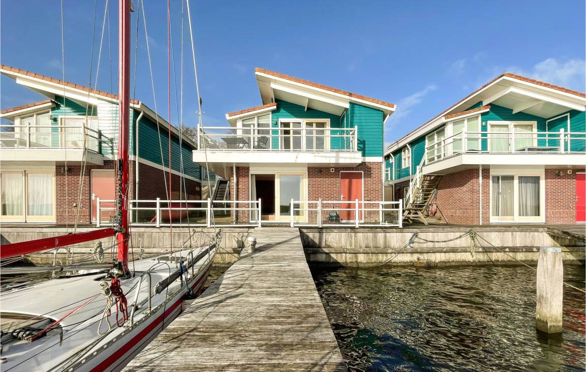 125 M² House ∙ 2 Bedrooms ∙ 4 Guests - Workum