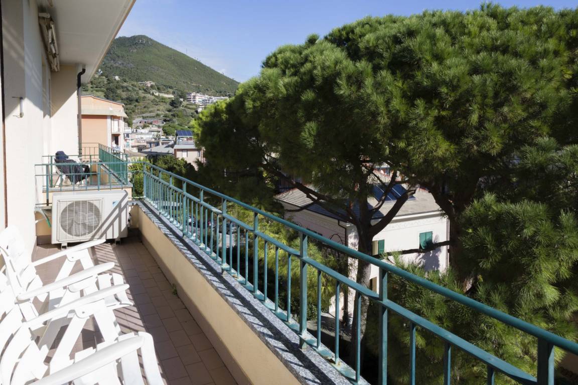 90 M² Ferienwohnung ∙ 2 Schlafzimmer ∙ 4 Gäste - Arenzano