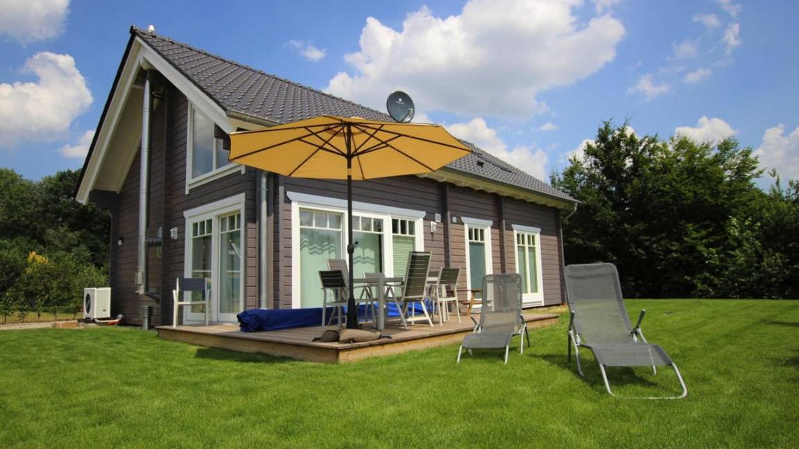 102 M² Ferienhaus ∙ 4 Schlafzimmer ∙ 6 Gäste - Zarrentin am Schaalsee