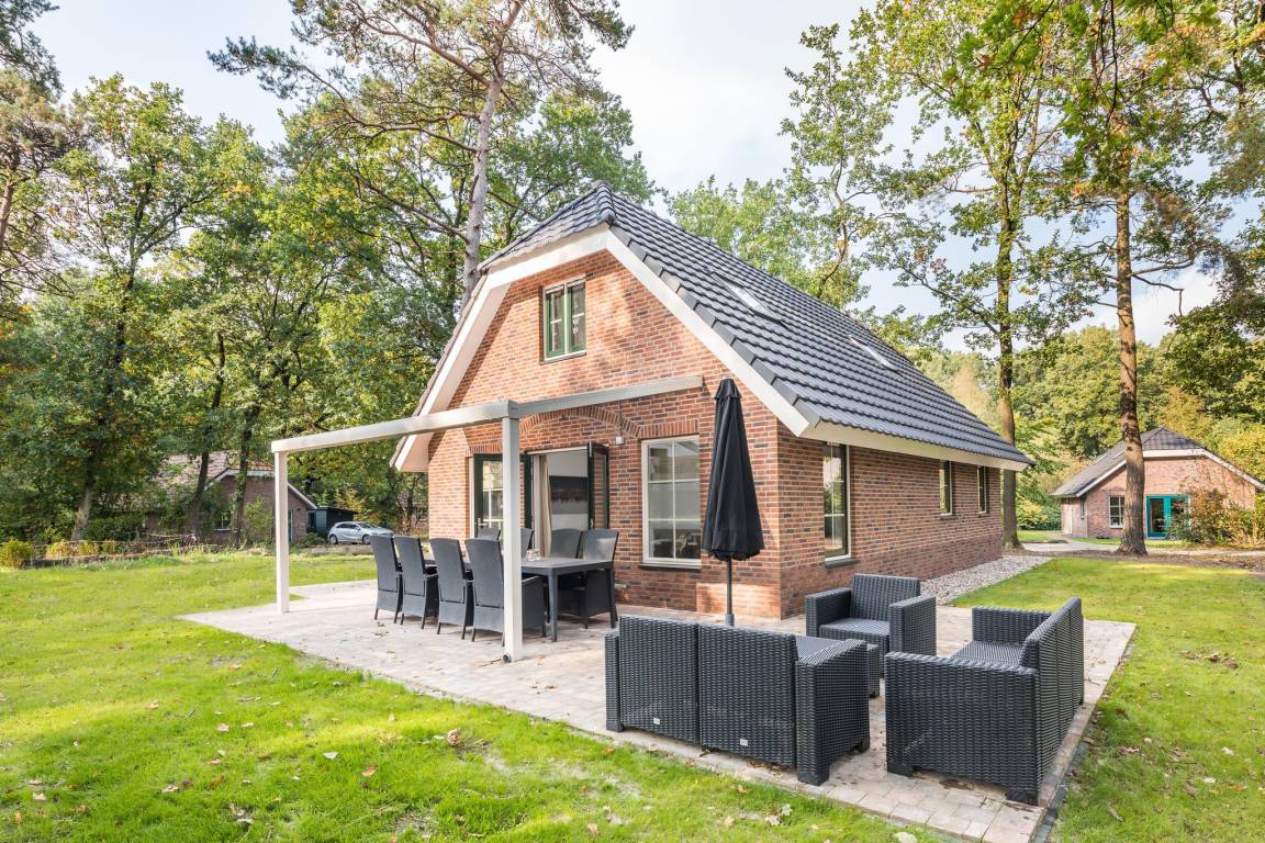 138 M² Bungalow ∙ 4 Habitaciones ∙ 8 Huéspedes - Assen