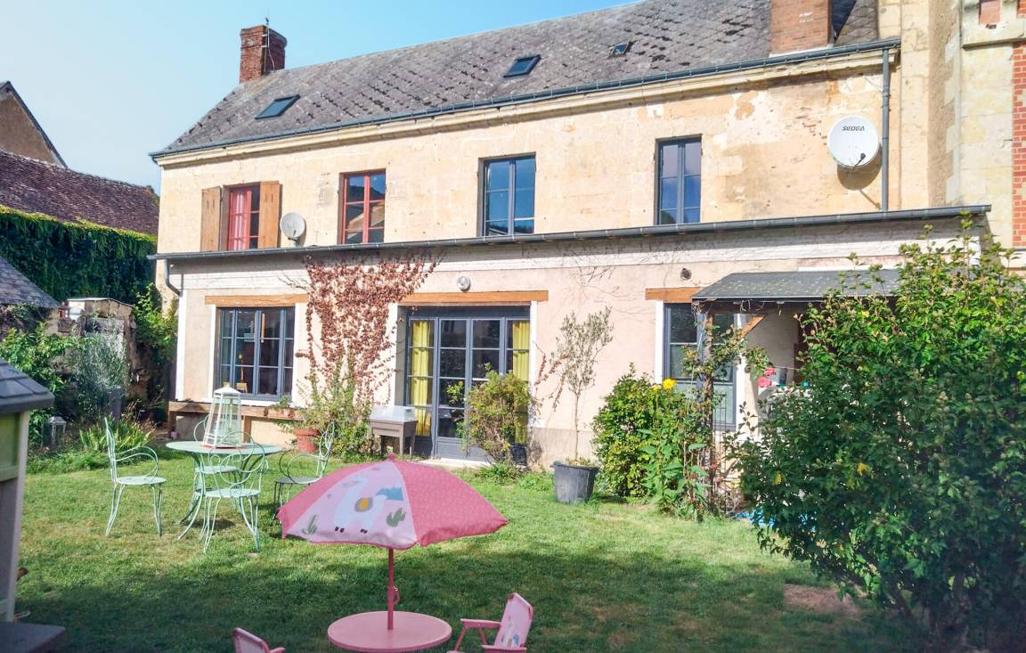 220 M² House ∙ 8 Bedrooms ∙ 15 Guests - Saint-Calais