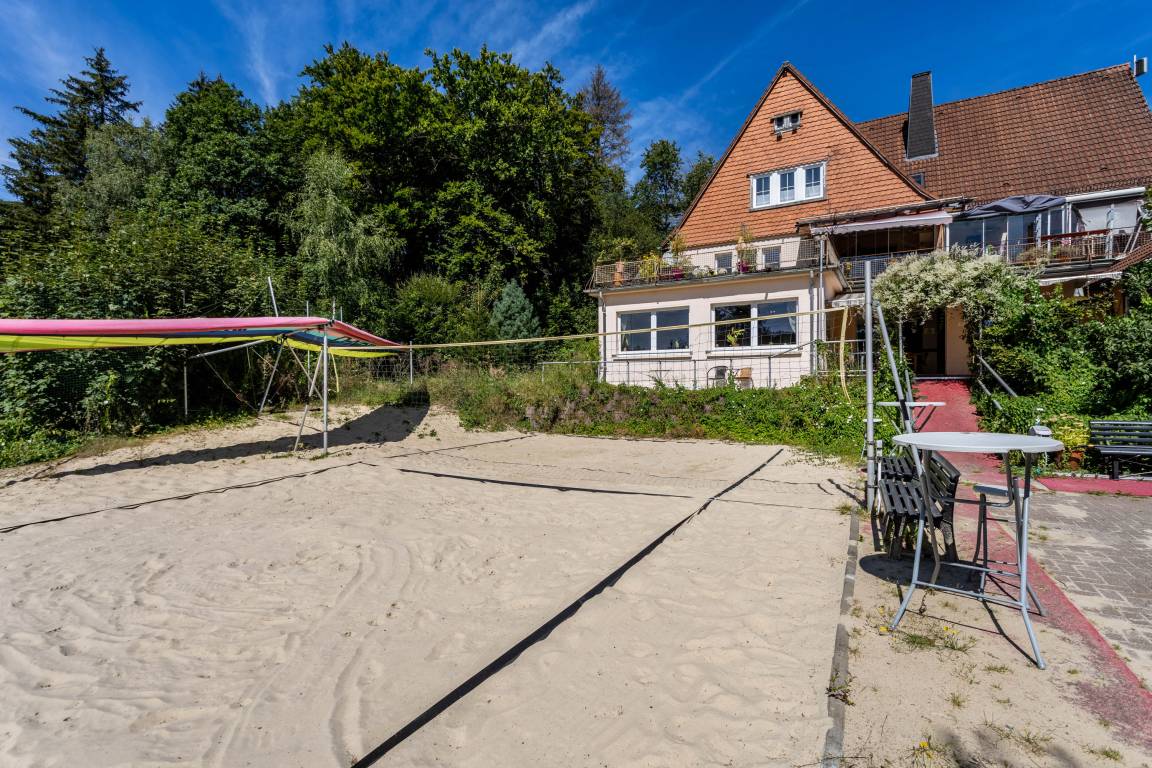235 M² Ferienhaus ∙ 6 Schlafzimmer ∙ 18 Gäste - Willingen (Upland)