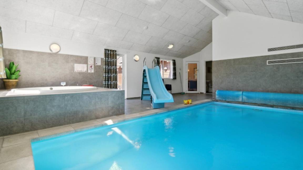 293 M² Ferienhaus ∙ 9 Schlafzimmer ∙ 24 Gäste - Blåvand