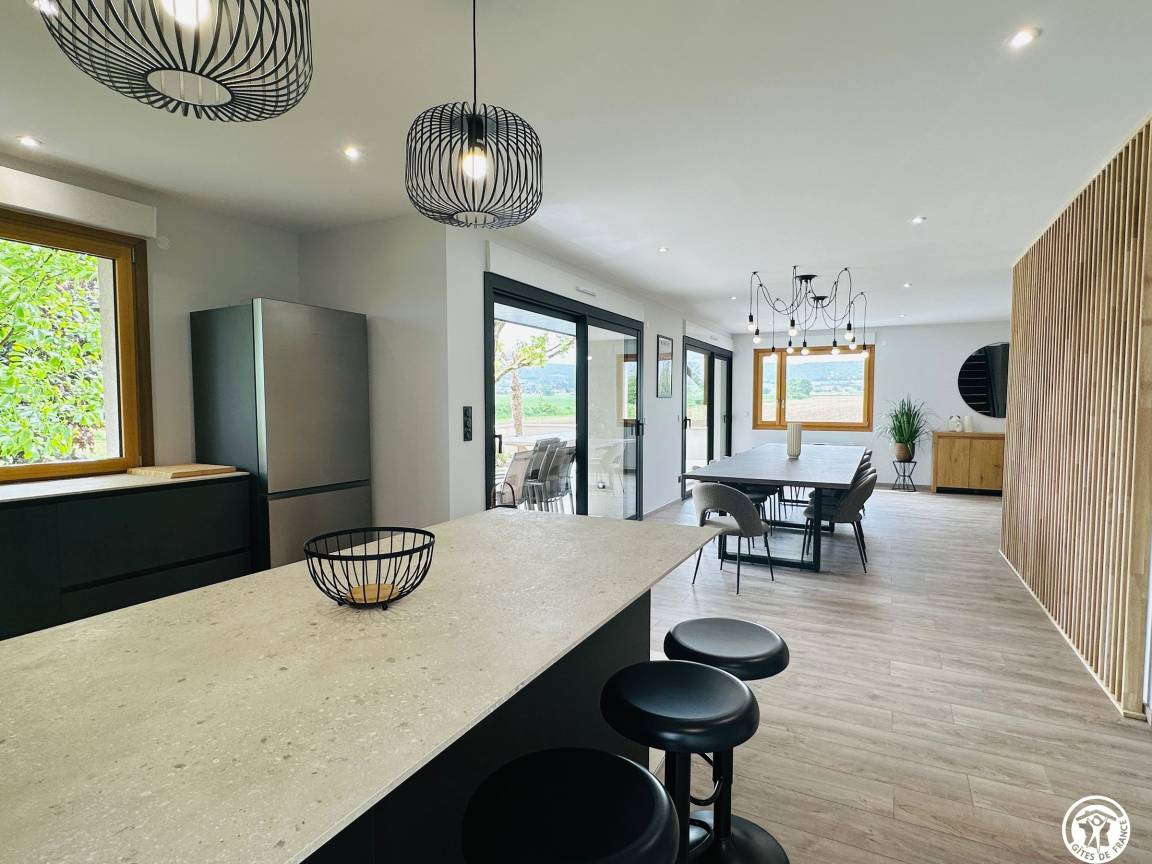 250 M² Cottage ∙ 5 Bedrooms ∙ 12 Guests - Dijon