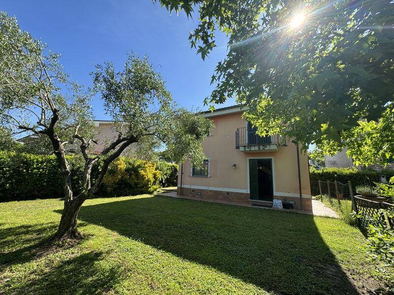 100 M² House ∙ 2 Bedrooms ∙ 4 Guests - Lucca