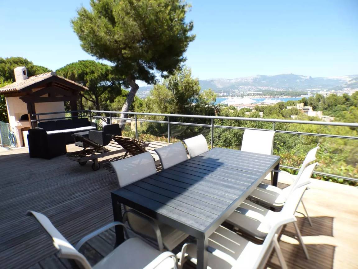 115 M² House ∙ 4 Bedrooms ∙ 8 Guests - Toulon