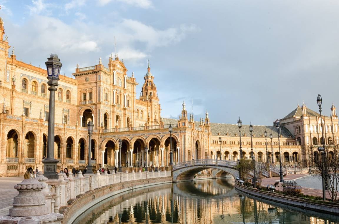 180 M² Apartment ∙ 4 Bedrooms ∙ 8 Guests - Seville