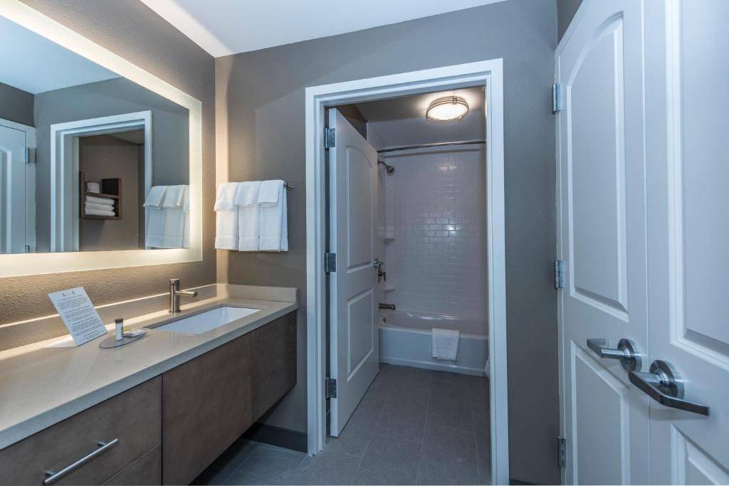 Studio Flat ∙ 1 Bedroom ∙ 2 Guests - Charleston, SC