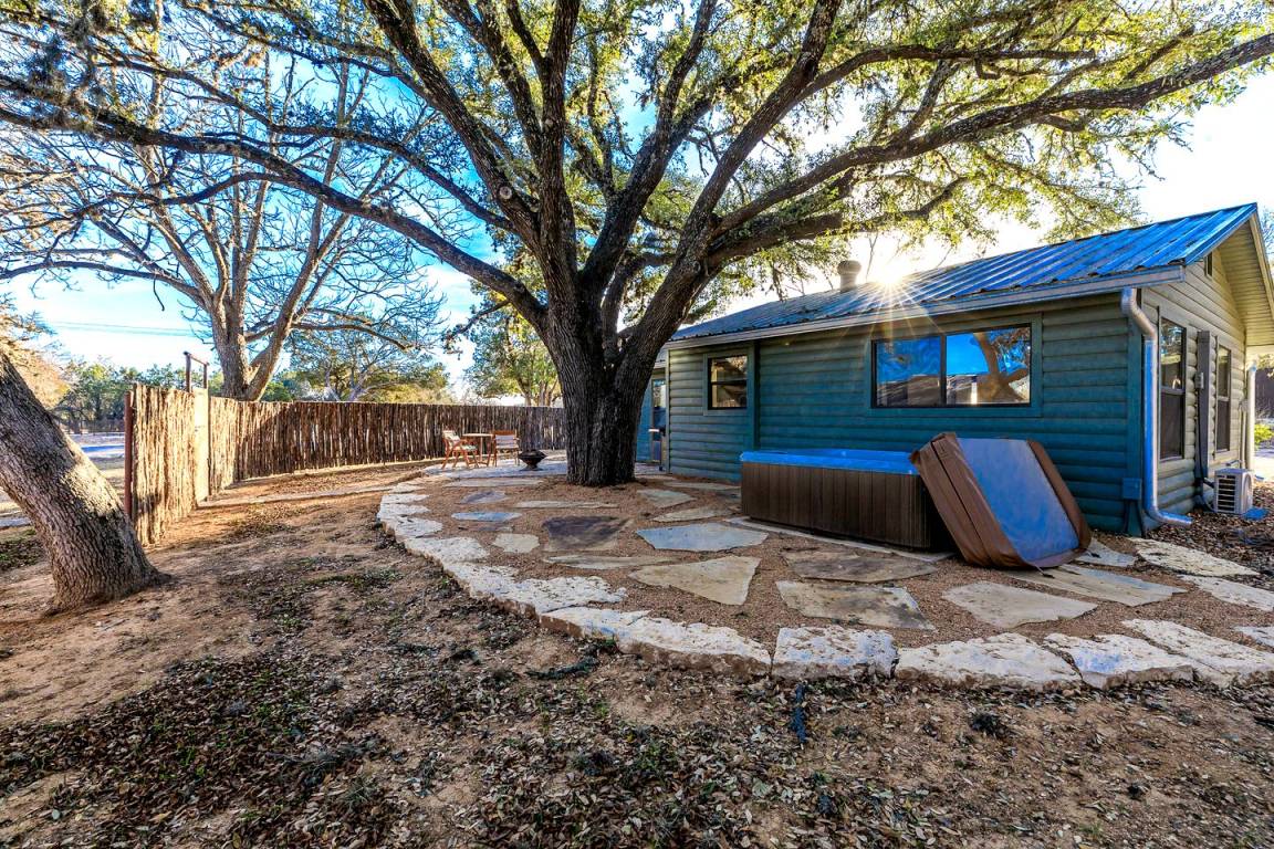 House ∙ 1 Bedroom ∙ 4 Guests - Hunt, TX