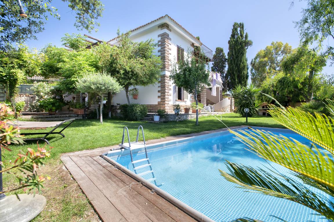 90 M² Huis ∙ 1 Slaapkamer ∙ 4 Gasten - Sassari