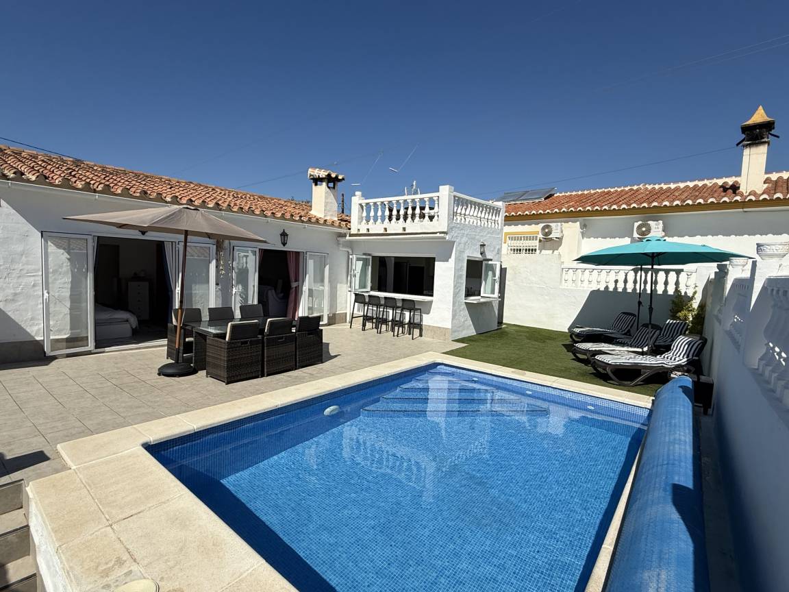 150 M² Chalet ∙ 3 Habitaciones ∙ 6 Huéspedes - Frigiliana