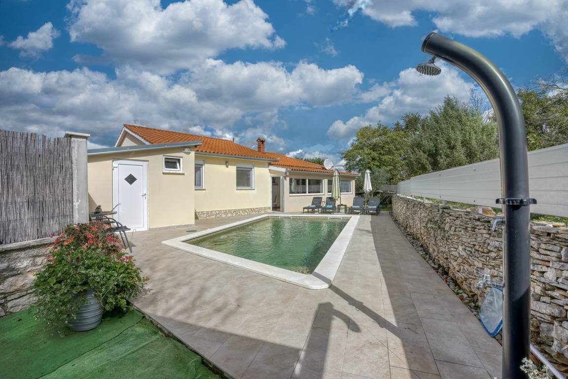 100 M² Ferienhaus ∙ 3 Schlafzimmer ∙ 6 Gäste - Vodnjan