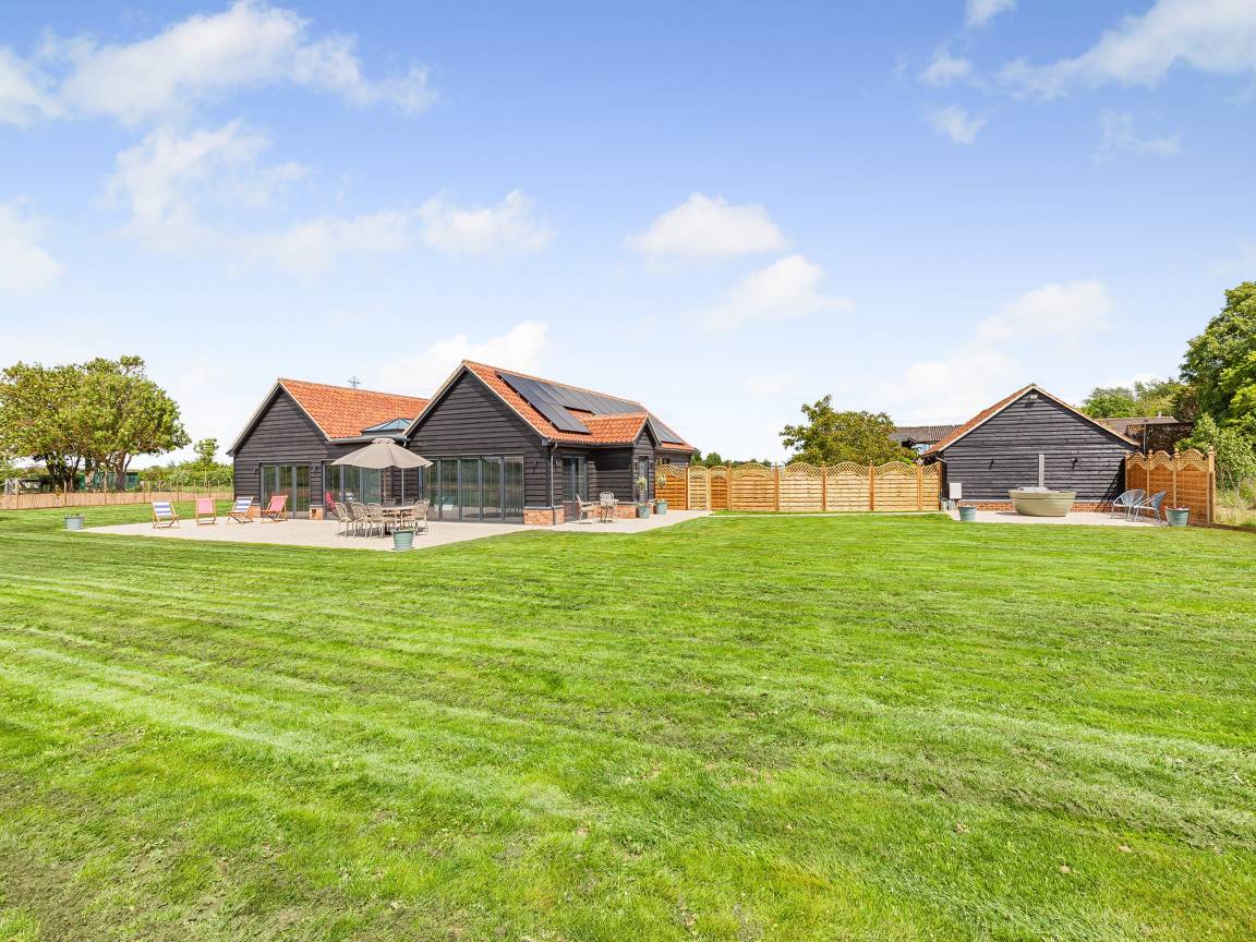 Cottage ∙ 4 Bedrooms ∙ 9 Guests - Essex