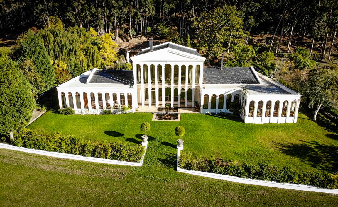 215 M² House ∙ 6 Bedrooms ∙ 12 Guests - Franschhoek