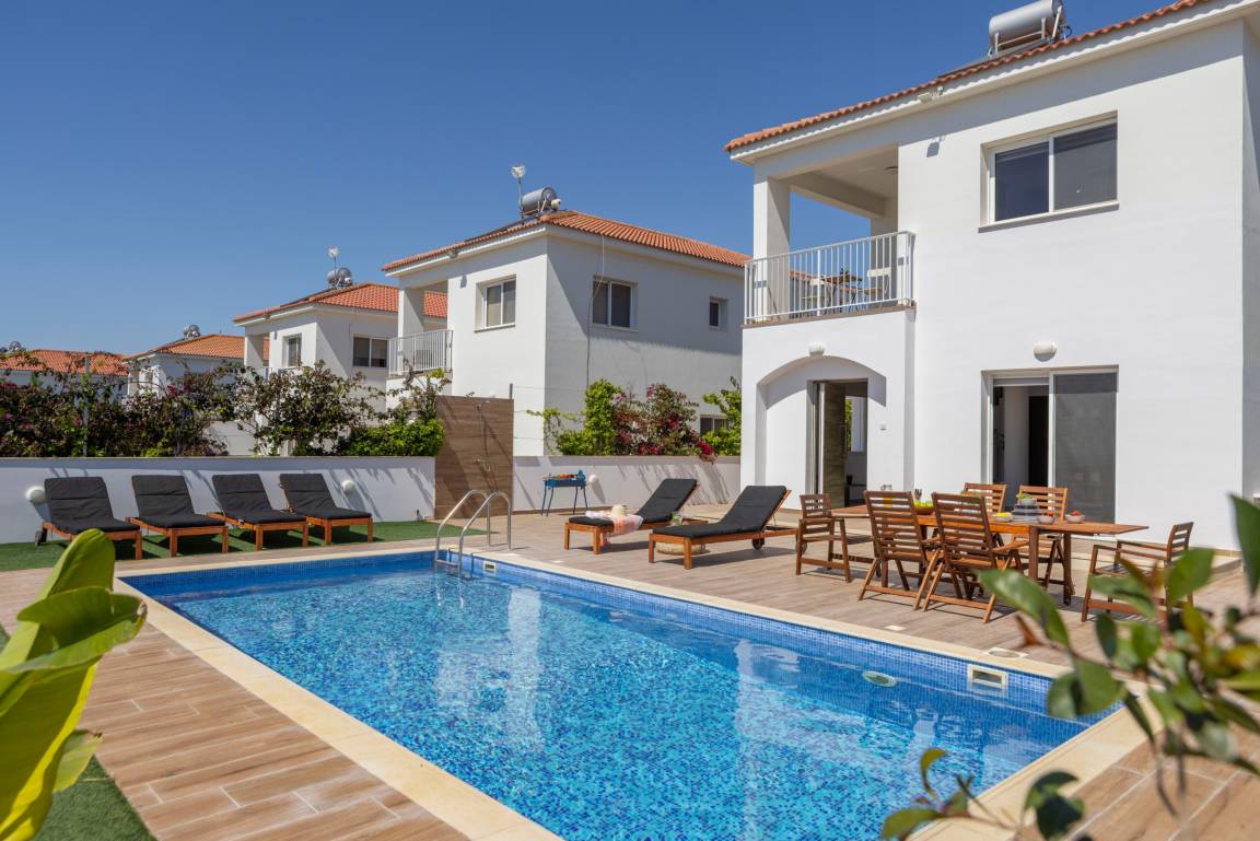 139 M² Villa ∙ 3 Habitaciones ∙ 8 Huéspedes - Ayia Napa