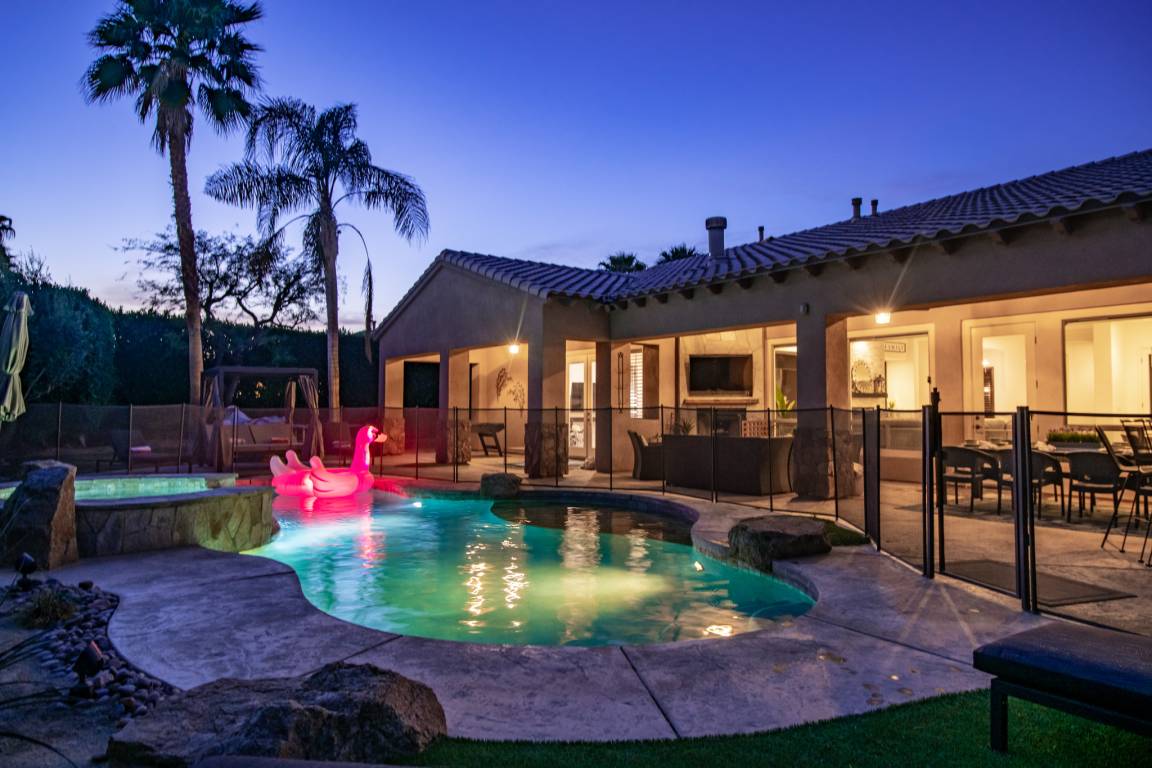 293 M² Villa ∙ 5 Makuuhuonetta ∙ 14 Vierasta - La Quinta, CA