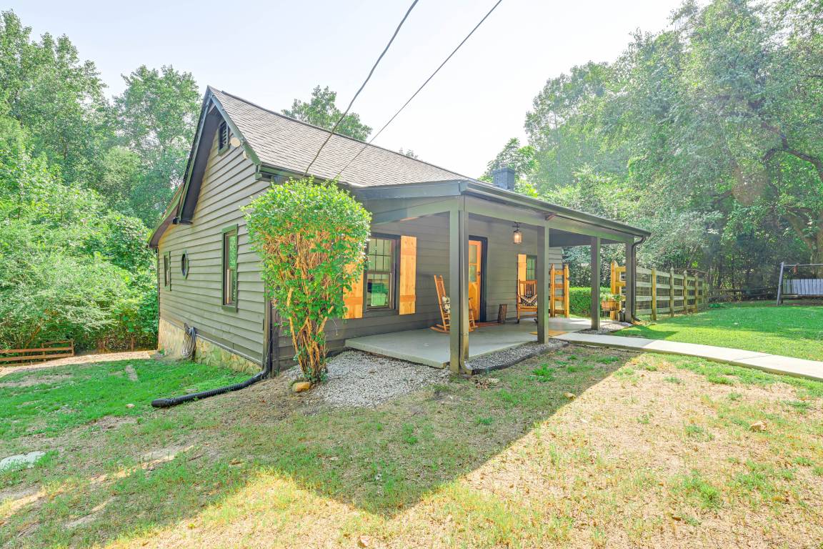 91 M² House ∙ 2 Bedrooms ∙ 4 Guests - Carrollton, GA