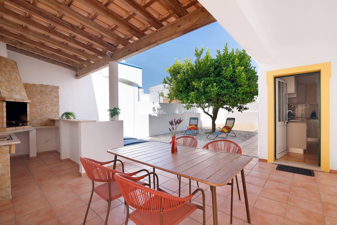 596 M² Villa ∙ 4 Chambres ∙ 8 Personnes - Faro