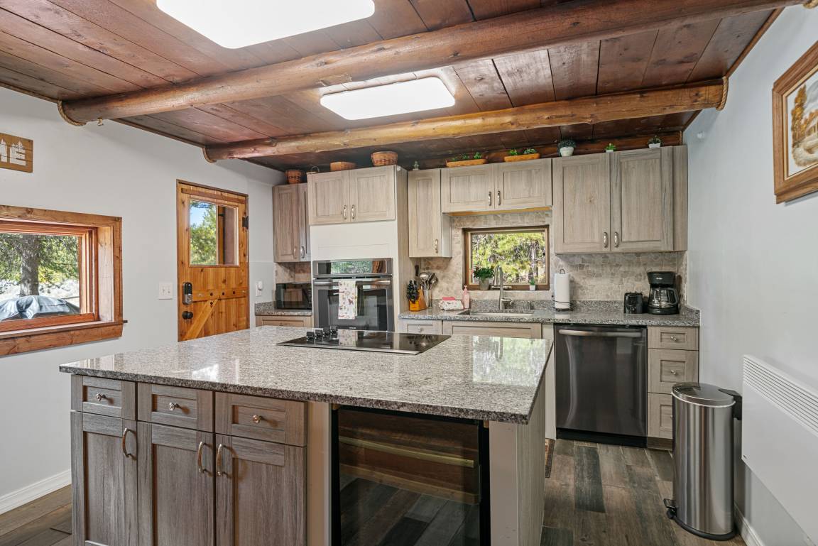 223 M² Cabin ∙ 4 Bedrooms ∙ 8 Guests - West Yellowstone, MT