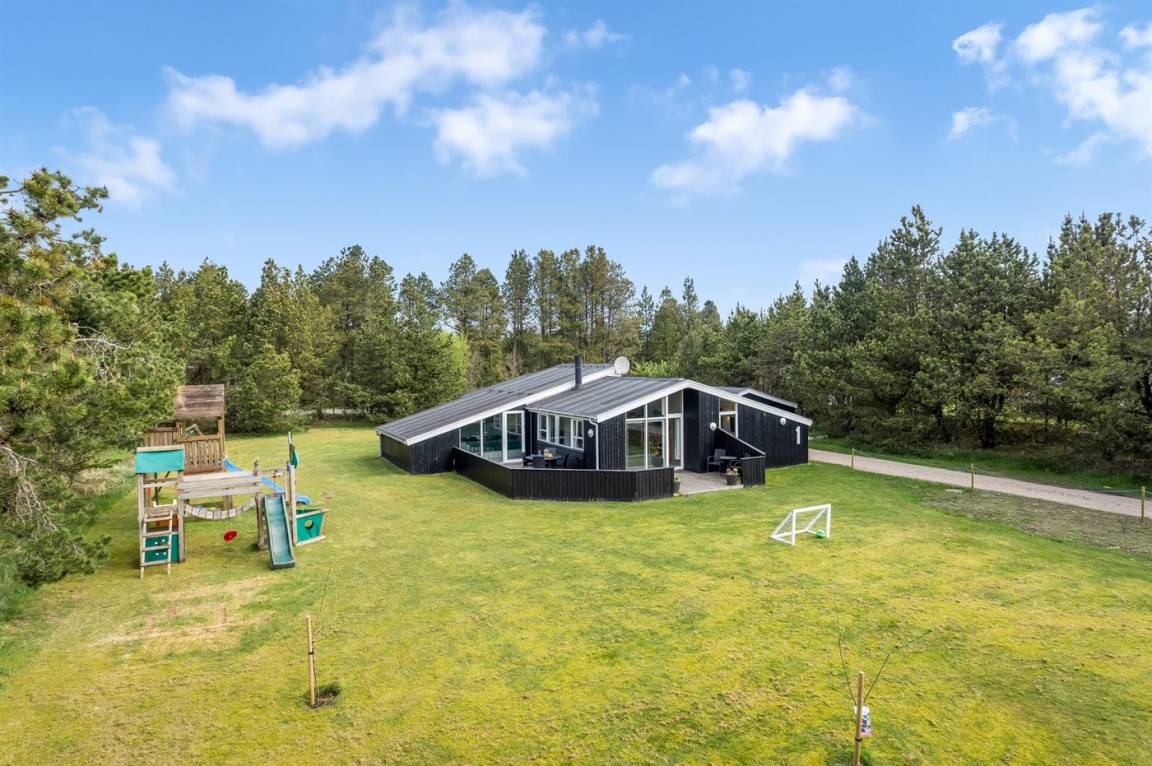 143 M² House ∙ 4 Bedrooms ∙ 8 Guests - Båstad