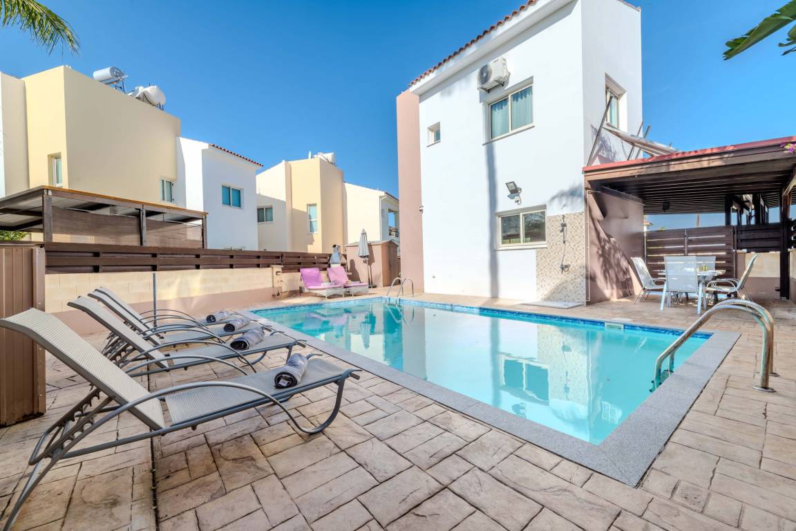 120 M² Villa ∙ 3 Slaapkamers ∙ 6 Gasten - Agia Napa
