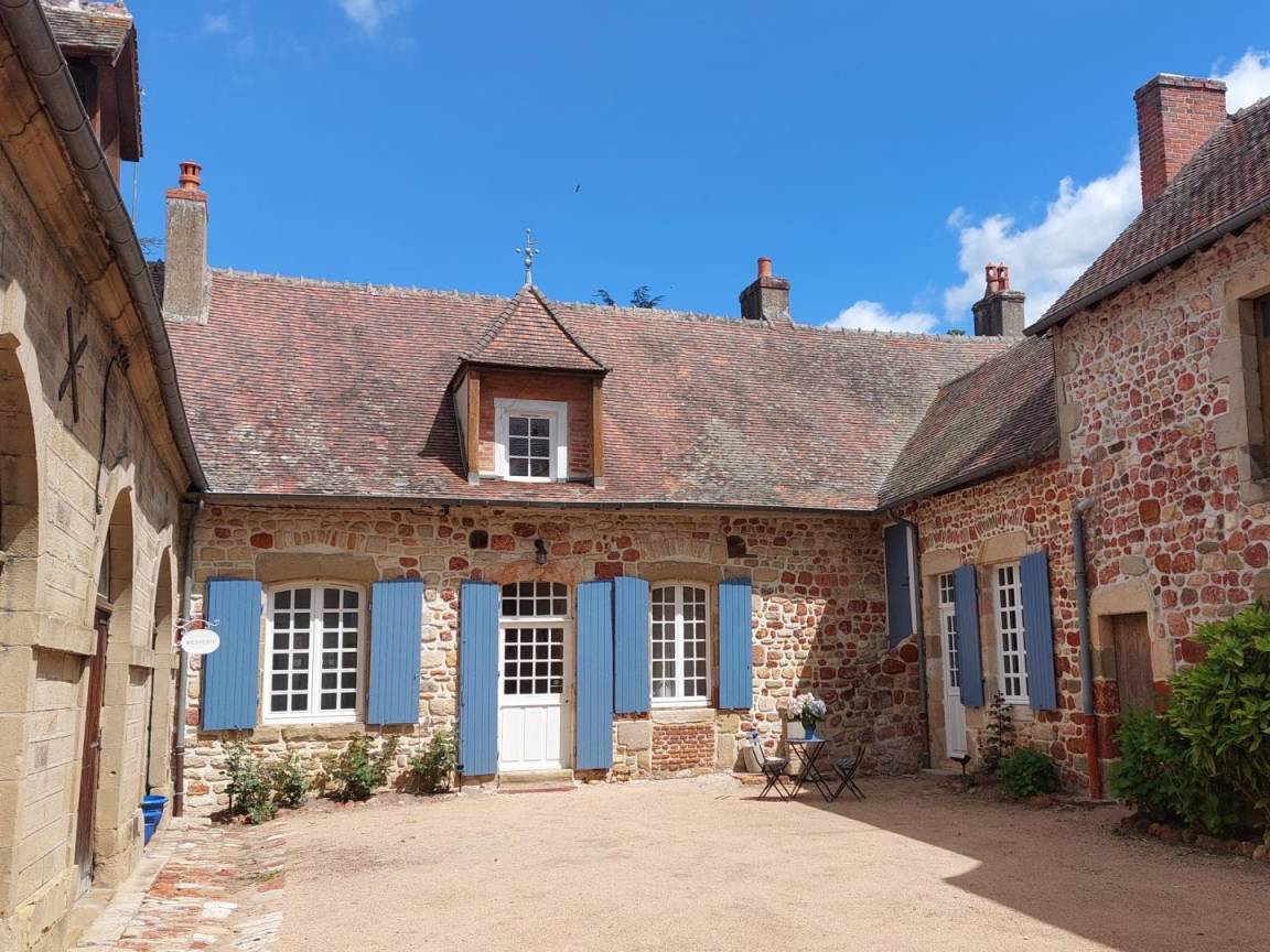 120 M² Gîte ∙ 3 Chambres ∙ 6 Personnes - Montmarault