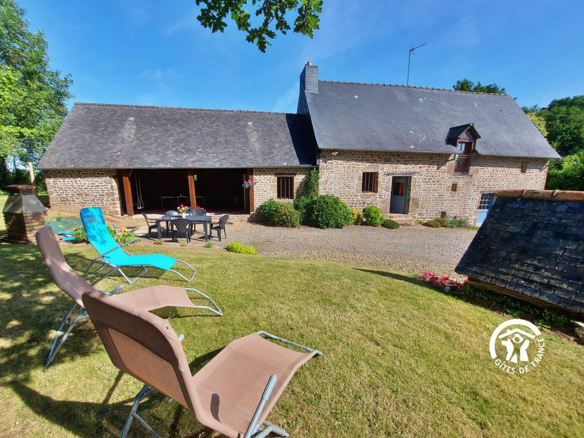 120 M² Cottage ∙ 3 Bedrooms ∙ 7 Guests - Mayenne