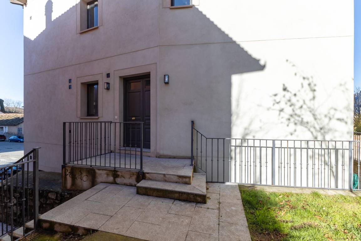 137 M² House ∙ 3 Bedrooms ∙ 8 Guests - Segovia