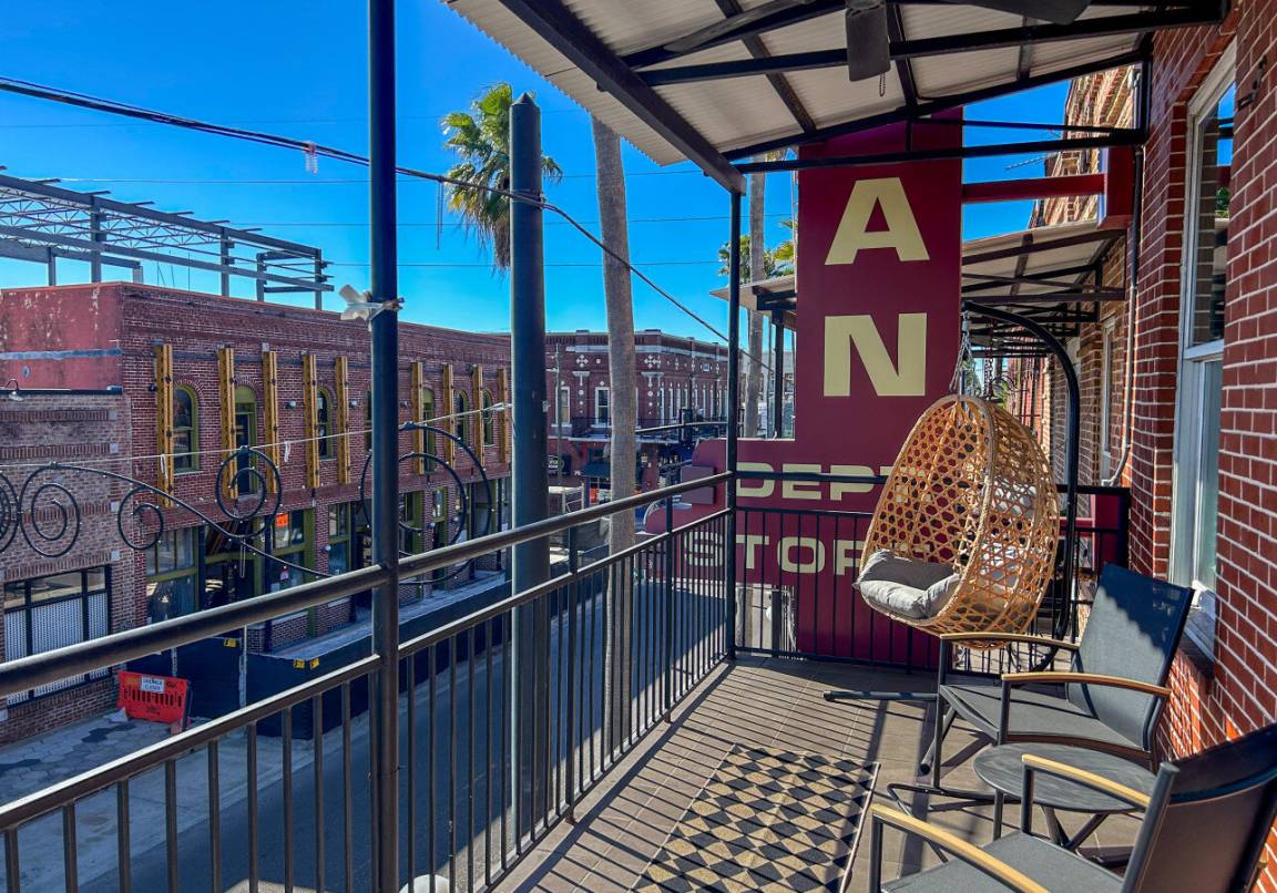 57 M² Apartamento ∙ 1 Habitación ∙ 4 Huéspedes - Temple Terrace