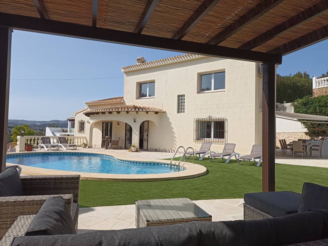 175 M² Villa ∙ 5 Bedrooms ∙ 10 Guests - Moraira