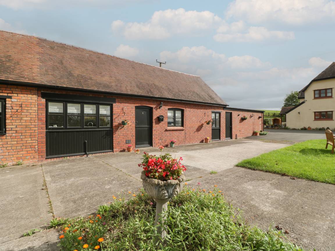 Cottage ∙ 2 Bedrooms ∙ 3 Guests - Usk