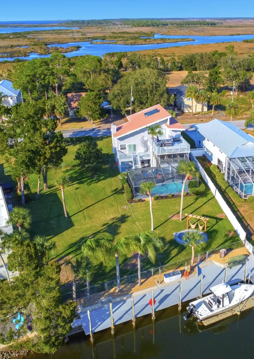 208 M² House ∙ 4 Bedrooms ∙ 8 Guests - Hernando Beach, FL