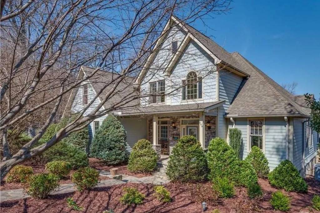 232 M² House ∙ 3 Bedrooms ∙ 8 Guests - Lake Lure, NC